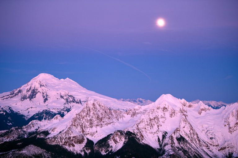 Mount Baker & Full Moon – AdventuresNW